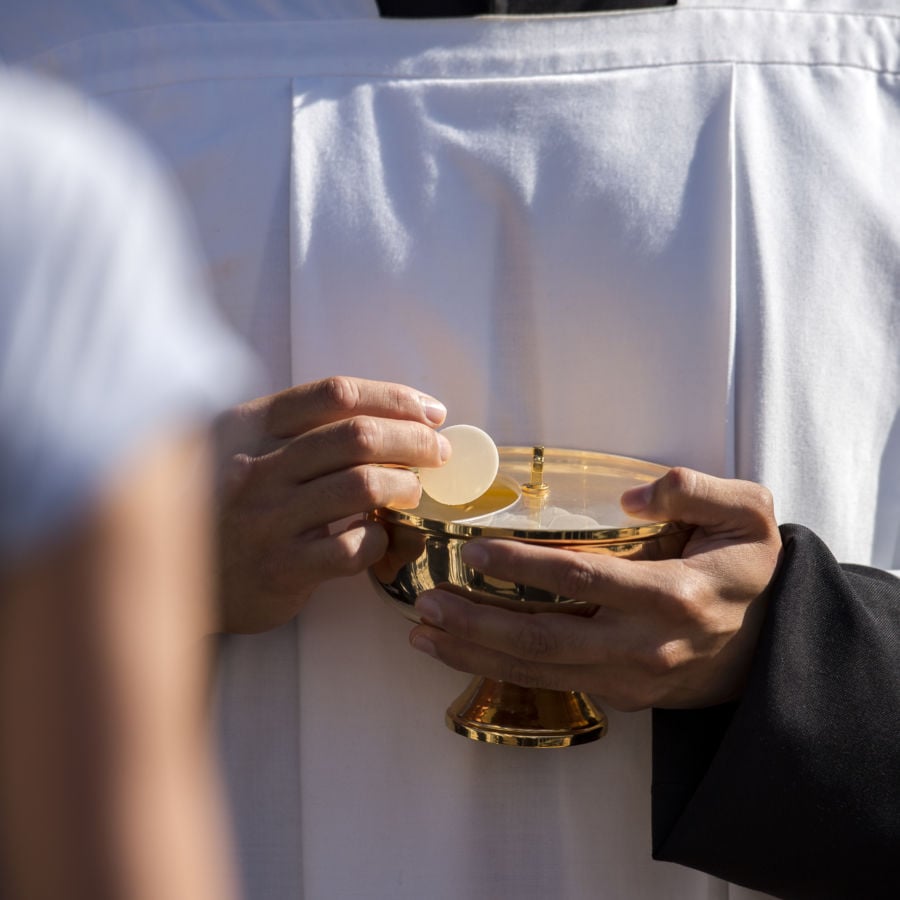 Five Ways to Prepare for Communion | Catholic Answers Magazine